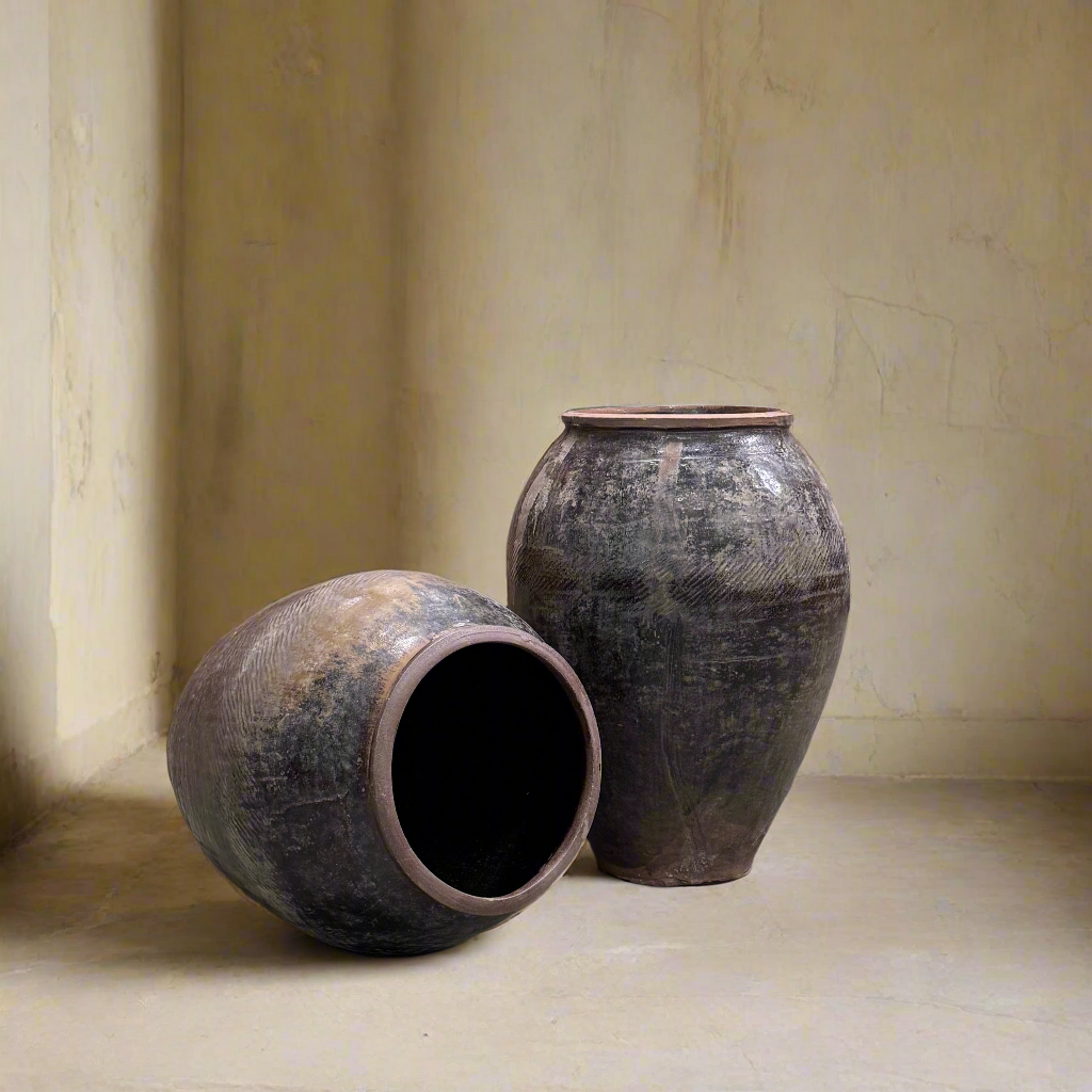 Large Vintage Urn | Design Vintage | Tall Antique Vase | Clay Urn